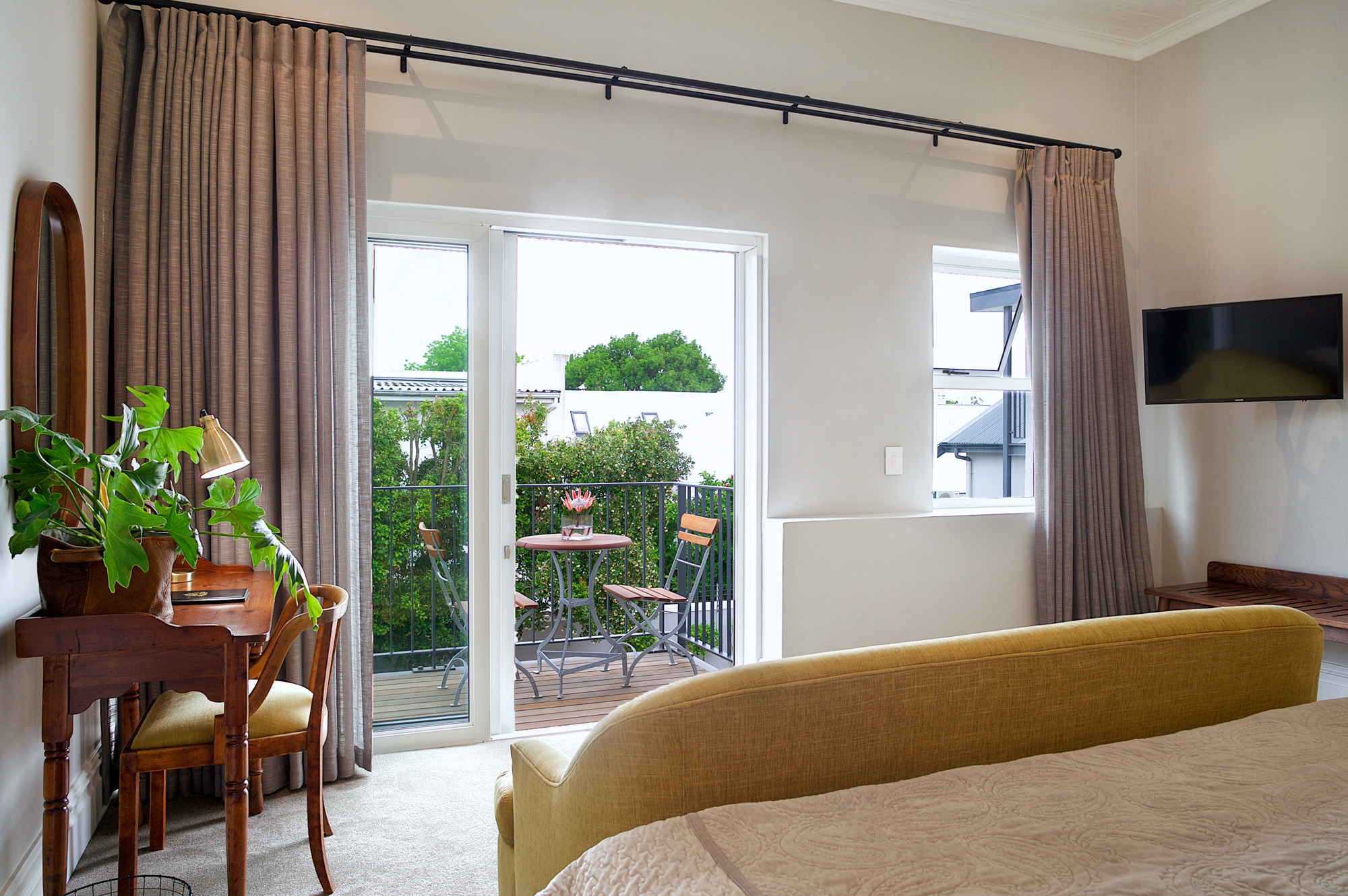 Deluxe Balcony Rooms - Bonne Esperance Guest House